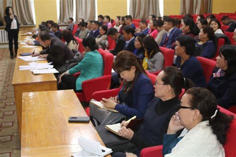 АЙМГИЙН ЕРӨНХИЙ БОЛОВСРОЛЫН СУРГУУЛИУДЫН УДИРДАХ АЖИЛТНЫ СУРГАЛТ СЕМИНАР БОЛЖ БАЙНА