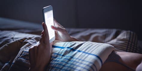 This Virtual Blowjob Sexting Technique Turns Men On Over Text Angel