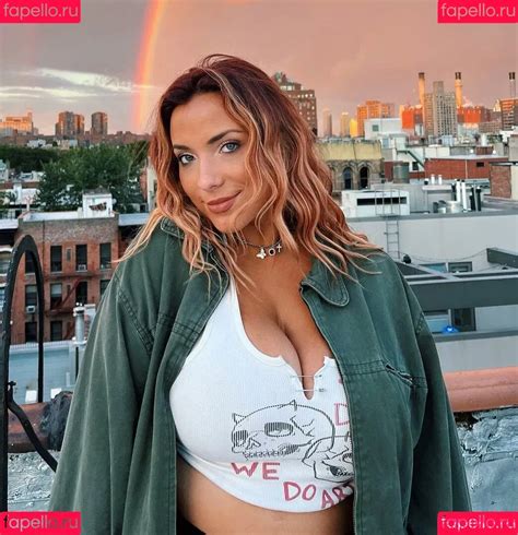 Leaks Nude Emily E Onlyfans Photo Gallery - Fapello.ru