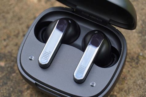 JBL Live Pro Review Flagship Earphones Without The Flagship Price