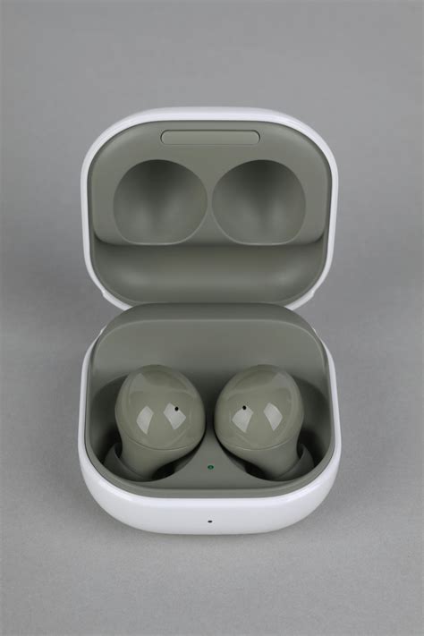 가젯 개인 오디오 기술 듣는 디지털 라이프스타일 매끄러운 무선 미니멀리스트 미니멀리즘 블루투스 세련된 디자인 소리 소리 품질 스테레오 스튜디오