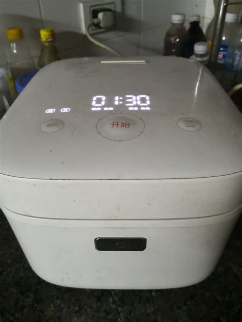Nồi cơm của xiaomi mình mua khi xiaomi ra mắt đầu tiên mình không nhớ rõ năm hay