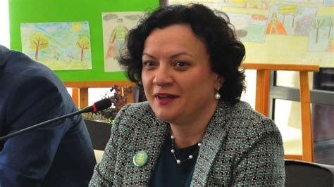 Министър Василева ще представи национална програма за подпомагане на общините Новини бг