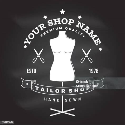 양복점 배지 벡터 셔츠 프린트 스탬프 라벨 또는 티에 대한 개념 마네킹과 가위 실루엣의 빈티지 타이포그래피 디자인 봉 제 가게 사업을위한 복고풍 디자인 가위에 대한 스톡