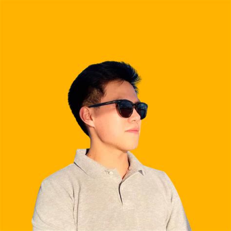 Ryan Di Medium
