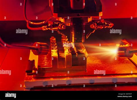 Checking Gemstones Using Infrared Spectroscopy Machine Diamond Cutting Factory Spectroscopy