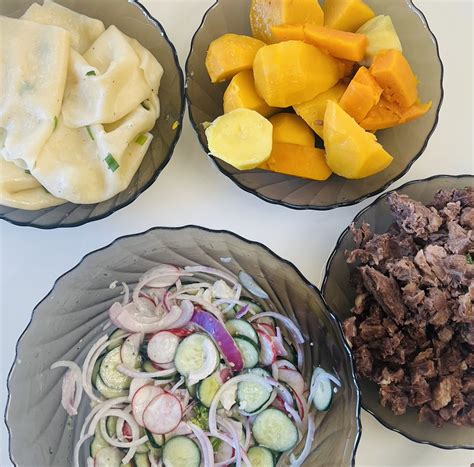 Undriga On Twitter Оффис дээр ганжин байхгүй байхаар нь нөгөө цагаан архины шилээр гурил