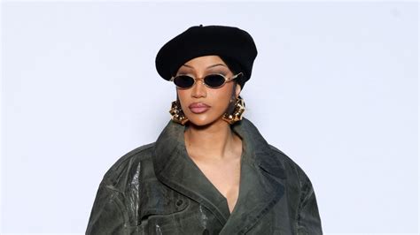 Cardi B And Offset Spice Up Mtv Vmas With Raunchy Bathroom Sex Video