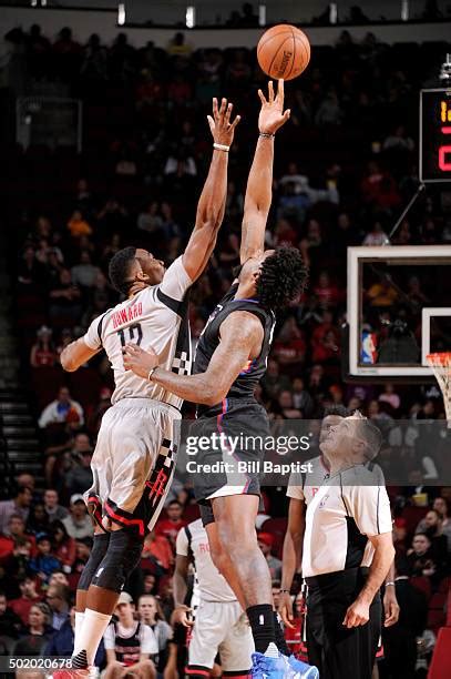 Deandre Howard Photos And Premium High Res Pictures Getty Images