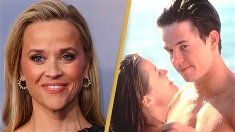 Reese Witherspoon Says Filming Sex Scene With Mark Wahlberg In Fear