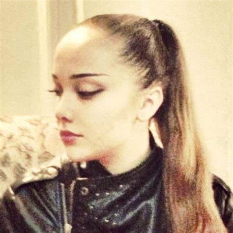 ვინ არის რას საქმიანობს და როგორ გამოიყურება კესარია აბრამიძის ულამაზესი უმცროსი და