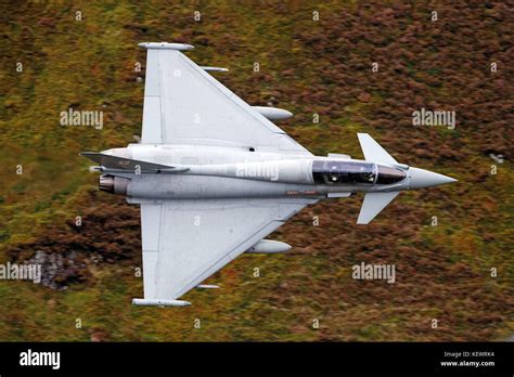 Raf Typhoon Mach Loop Fotos Und Bildmaterial In Hoher Auflösung Alamy
