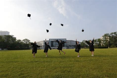 图片素材 跳 人群 玩具 快乐 体育 通过 毕业 玩笑 大学生 检查 空军 投掷帽子 地球大气 4928x3264