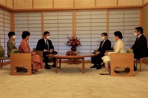 Ерөнхийлөгч У Хүрэлсүх гэргийн хамт Японы Эзэн хаанд бараалхав