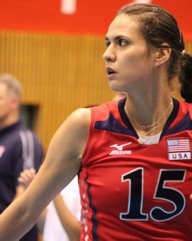 Tara Cross Battle Volleywood
