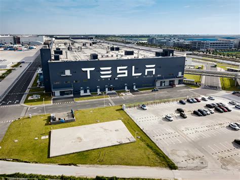 Tesla Seeks Data Collectors For Optimus Robots Offers 48 Per Hour For