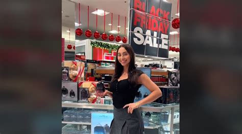 Vendedora De Perfumes Conquista Tiktok Con Su Belleza Barrio