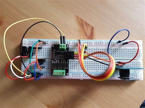 Analog LED Stripe Is Pulsing With An ESP01 Connected To The Same Power Supply LEDs And