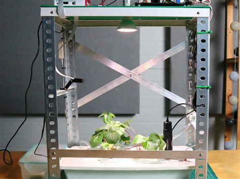Automated Hydroponic System