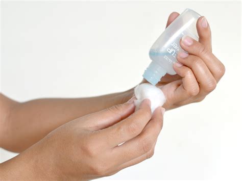 How To Remove Eye Makeup Steps With Pictures Wikihow