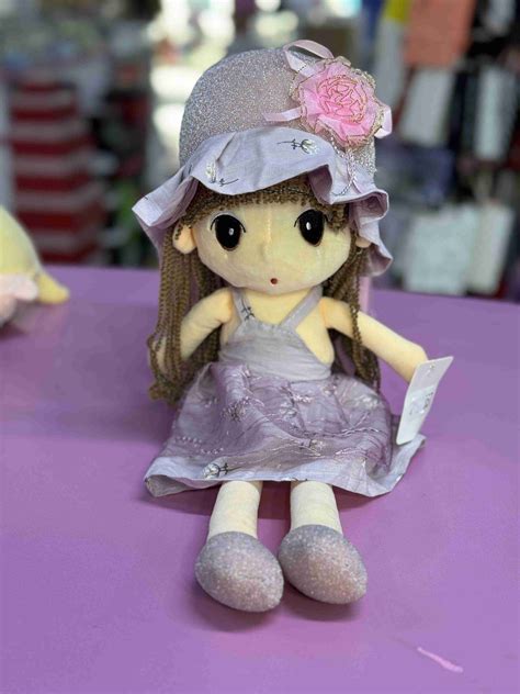 دختر کلاه رزی کادوپیچ مملی جات