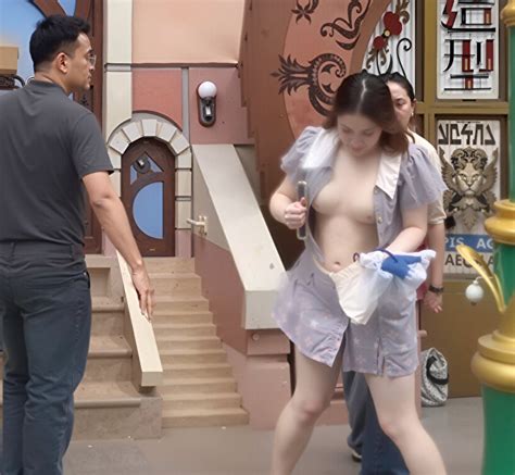 【動画】ディズニーランドで乳首ポロリ。エロすぎて5000万再生される ポッカキットポッカキット