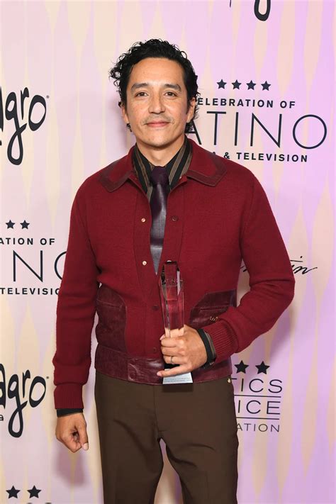 Nikki Glaser Shocks In Snl Monologue With Jokes About Sex Trafficking