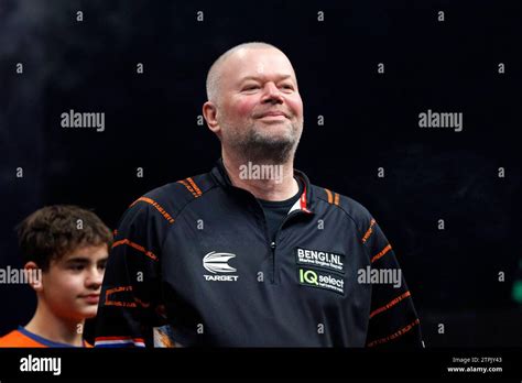 Dartspieler Raymond Van Barneveld Barney Bei Der World Darts Gala