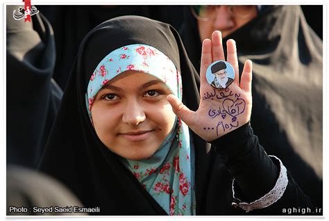 اجتماع پرشور دختران و پسران انقلاب در میدان امام حسین تهران