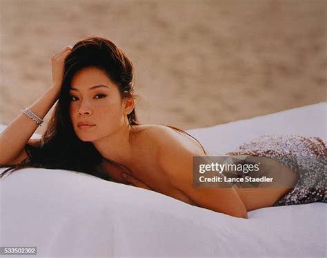 18044 Lucy Liu Fotos Und Hochauflösende Bilder Getty Images