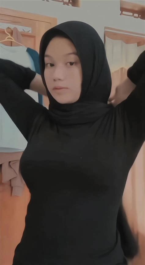 Sepongan Hijab Hitam Eporner