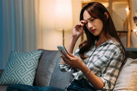 주름질 만큼 질끈 감아야…단 1초 안구건조증 막는 이 습관