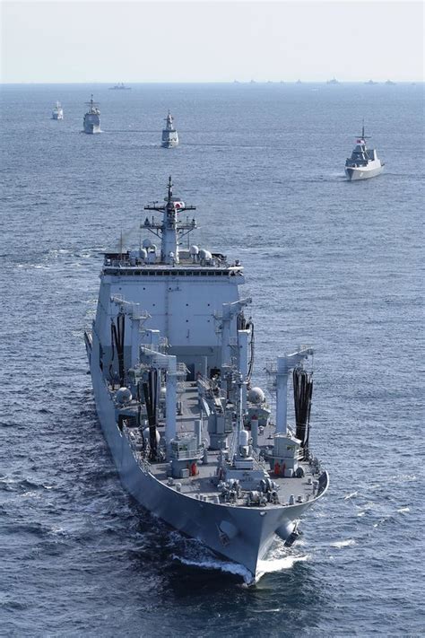 한국 일본 관함식 참가…한·미·일 안보협력 가속