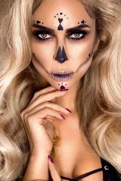 How To Do Sexy Zombie Makeup
