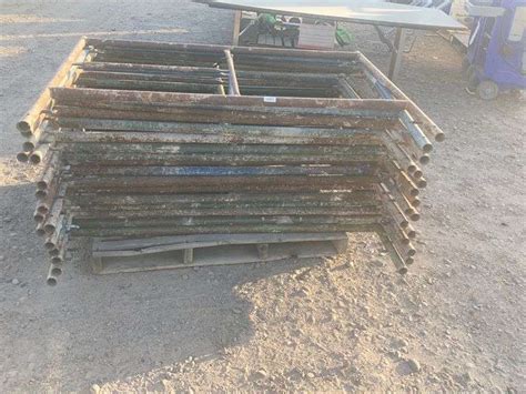 Approximately 17 Scaffolding Supports Sierra Auction Management Inc