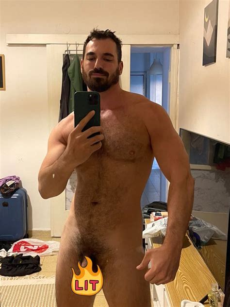 MODEL OF THE DAY THICK MACHO Daily Squirt