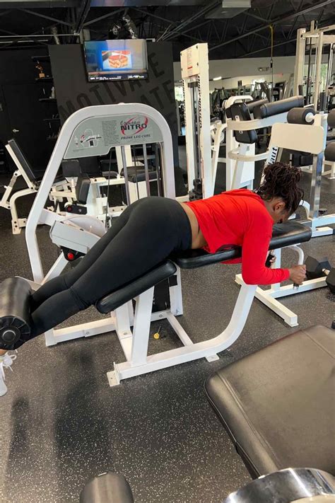 Leg Extension Vs Leg Curl Quads Or Hamstrings Views From Here