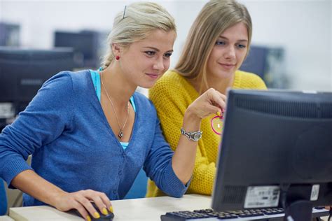Getting More Girls Into Computing West College Scotland