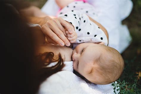 8 Tips Voor Voeden In Het Openbaar 24Baby Nl