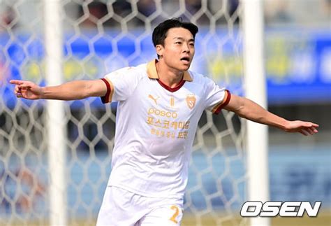 [사진]날개 편 포항 정재희 2경기 연속골 작렬
