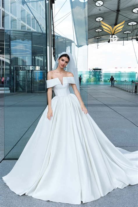 CNNS VÁY CƯỚI CÚP NGỰC NƠ SAU Váy cưới CNNS VÁY CƯỚI CÚP NGỰC NƠ SAU Váy cưới