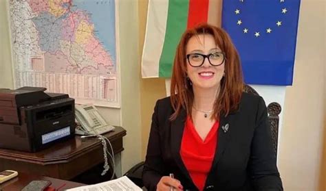 Правителството върна Мария Нейкова като областен управител на Бургас