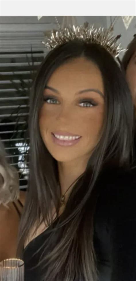 Why Do People Do This To Their Face Doesnt Even Look Human Tinder