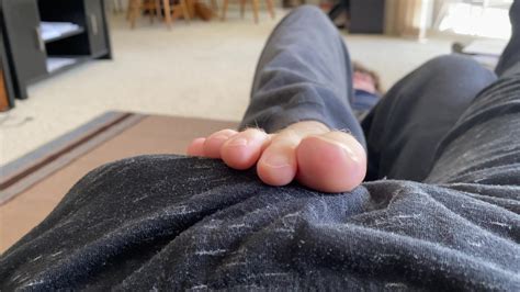 Footjobs Tech Feet Crushing And Rubbing Bulge ThisVid Com