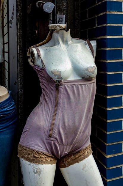 Premium Photo Decrepit Mannequin