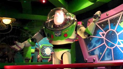 Buzz Lightyear Robot In Astro Blasters Queue Youtube
