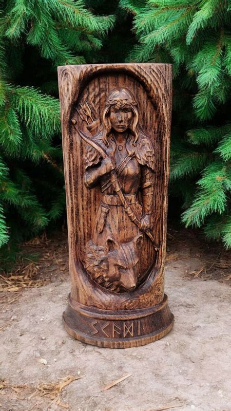 Статуетка з дерева богиня скаді — ціна 1000 грн у каталозі Статуетки