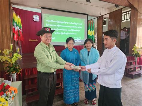 အလုံခရိုင်၊ အလုံမြို့နယ်၌ ဟားခါးပညာရေးဒီဂရီကောလိပ်၌ နေရပ်စွန့်ခွာပြည