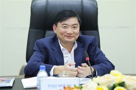 Heng Sour ឯកឧត្តម ហេង សួរ រដ្ឋមន្ត្រីក្រសួងការងារ