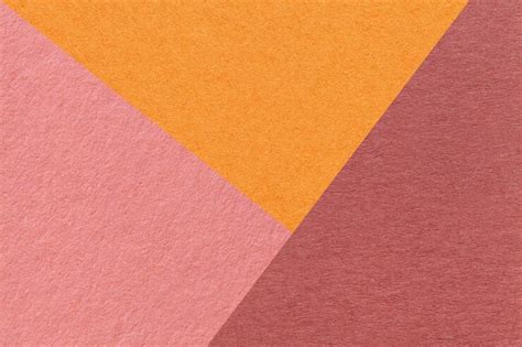 공예 빨간색 분홍색과 노란색 음영 색 종이 배경 매크로의 질감 빈티지 추상 장미 판지의 구조 프리미엄 사진